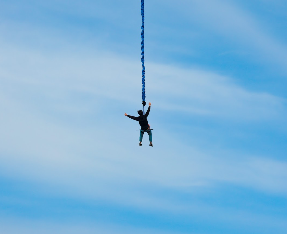 Montreal Bungee | The Highest Bungee Jump in Canada – Montréal Bungee